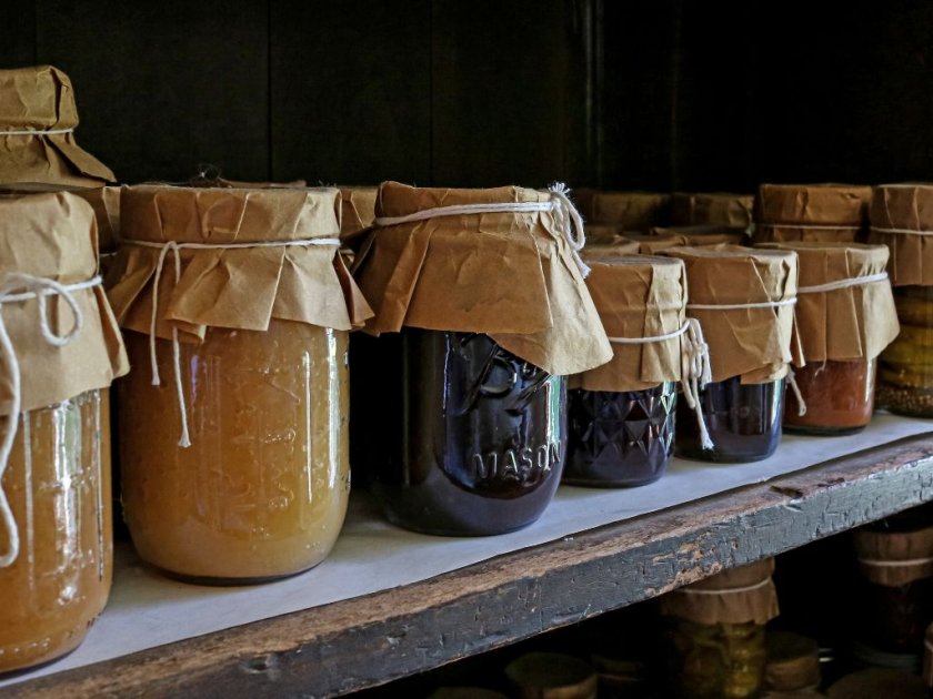 Natural food preservation using antimicrobial peptides for improved ...