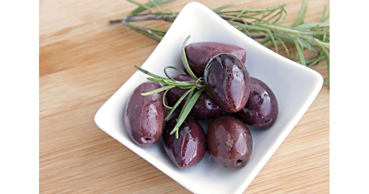 Olives noires du Pélion en saumure - Prix 1kg - volos - Wikifarmer